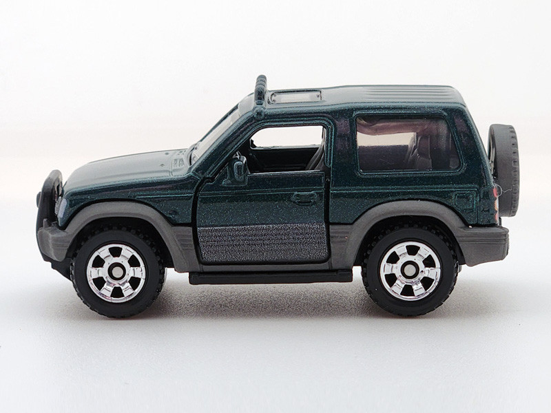 Matchbox | 1991 Mitsubishi Pajero | matchboyz.com